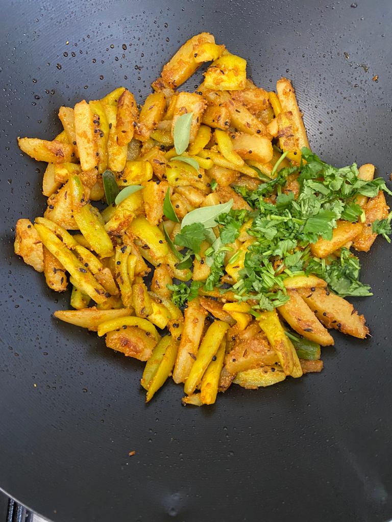 Aloo Parwal Sabzi | Aloo Parval Sabzi | Parwal Sabzi