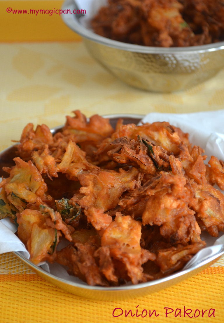 Onion Pakoda – Easy Onion Pakoda Recipe