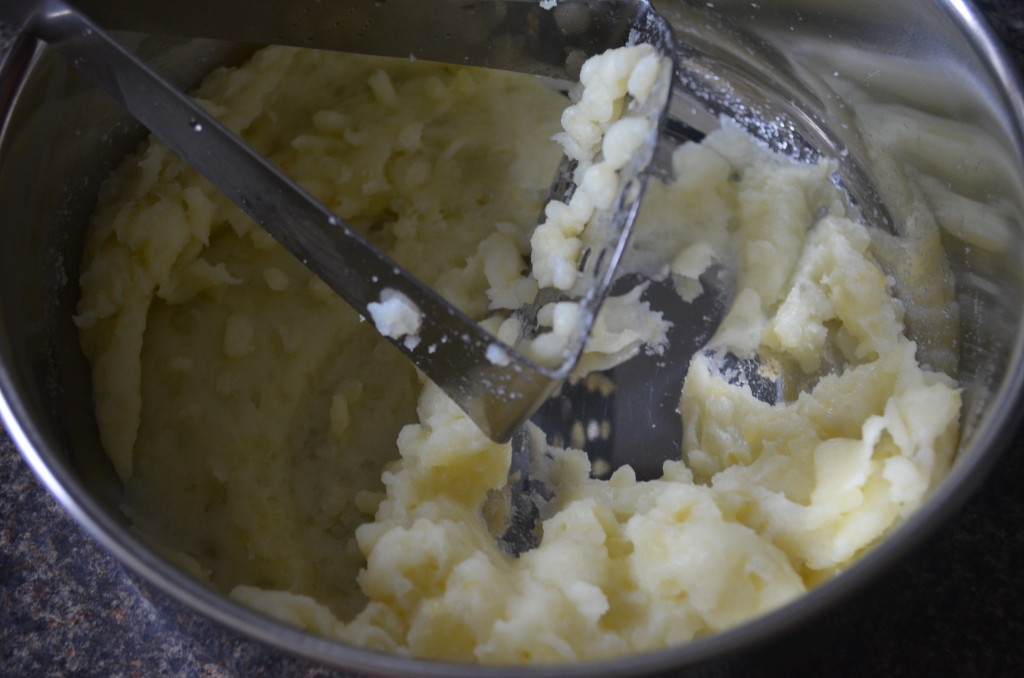 Potato Sev – Aloo Sev Recipe