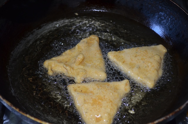 Bread Bajji – Bread Pakora – Tea Time Snacks